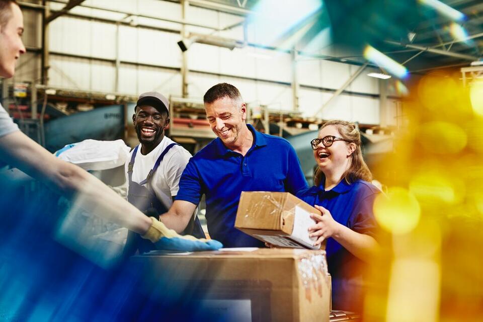 Arbeta som lagerarbetare: dina arbetsuppgifter, lön och lediga jobb ...